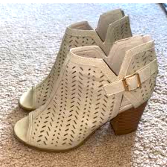Qupid | Shoes | New Faux Leather Cream Color Shoes | Poshmark